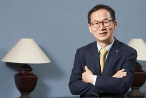 [CEO IN&OUT] 상생·실적, 두 토끼 잡았다… 2년차 양종희號 ‘비은행·글로벌’ 정조준